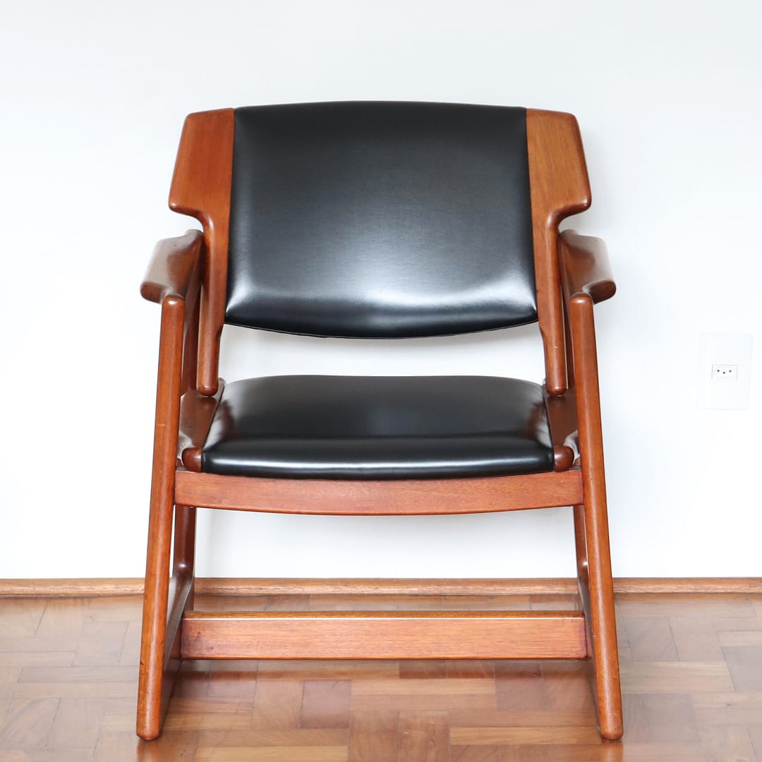 Post-Modern Adolpho armchair designed by Sergio Rodrigues - BS Galleria